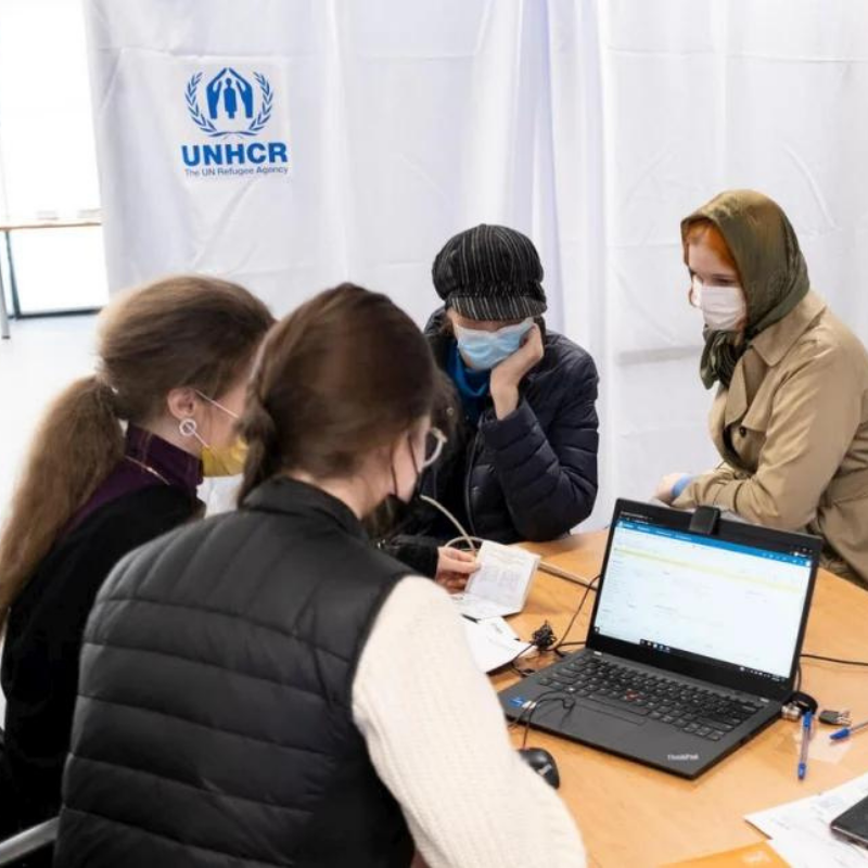 UNHCR redoubles its aid inside Ukraine and the region