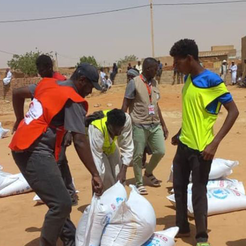 UN humanitarians complete first food distribution in Khartoum as hunger ...